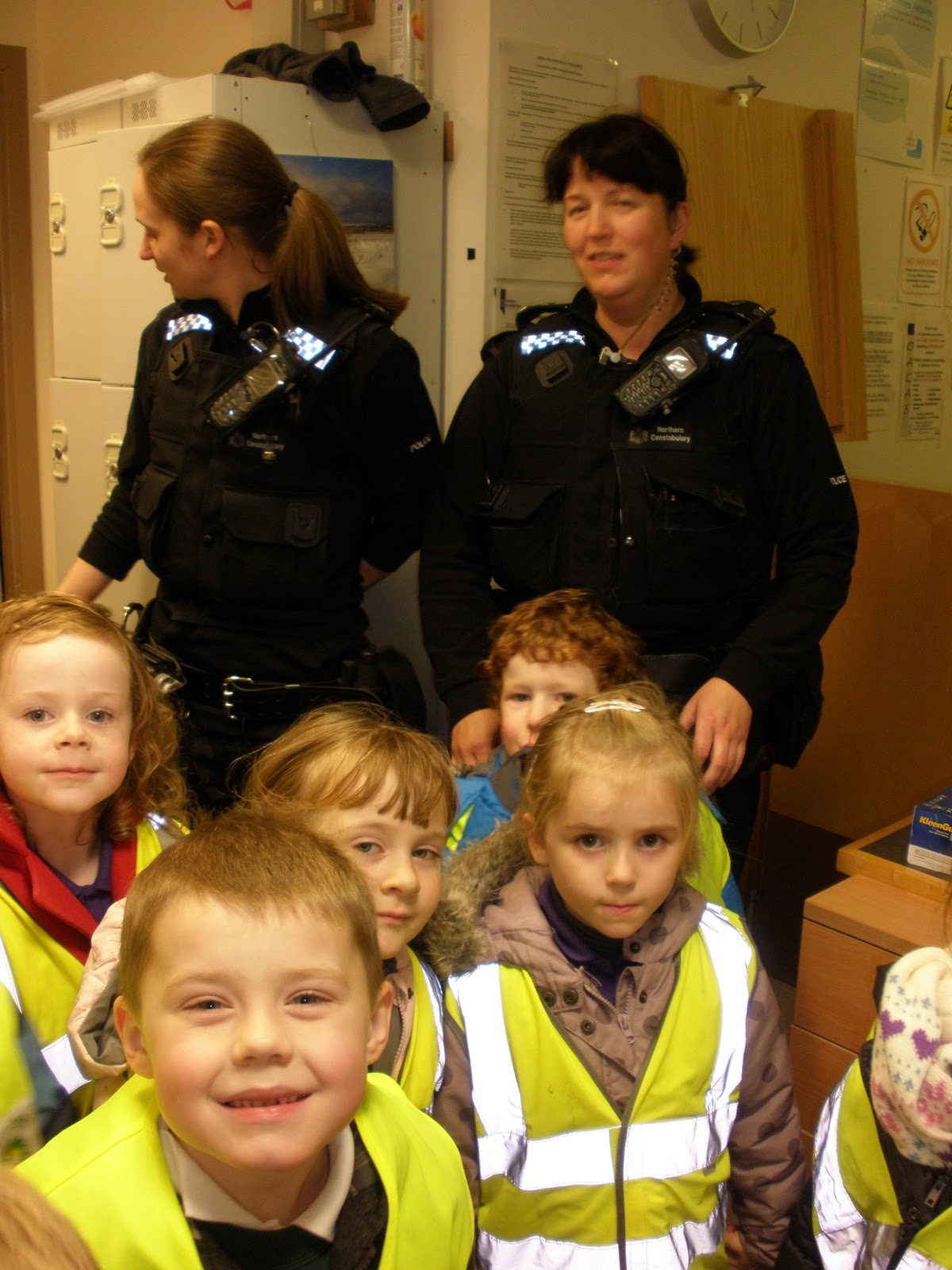 Glaitness Class 1P: Let's go to the Police Station