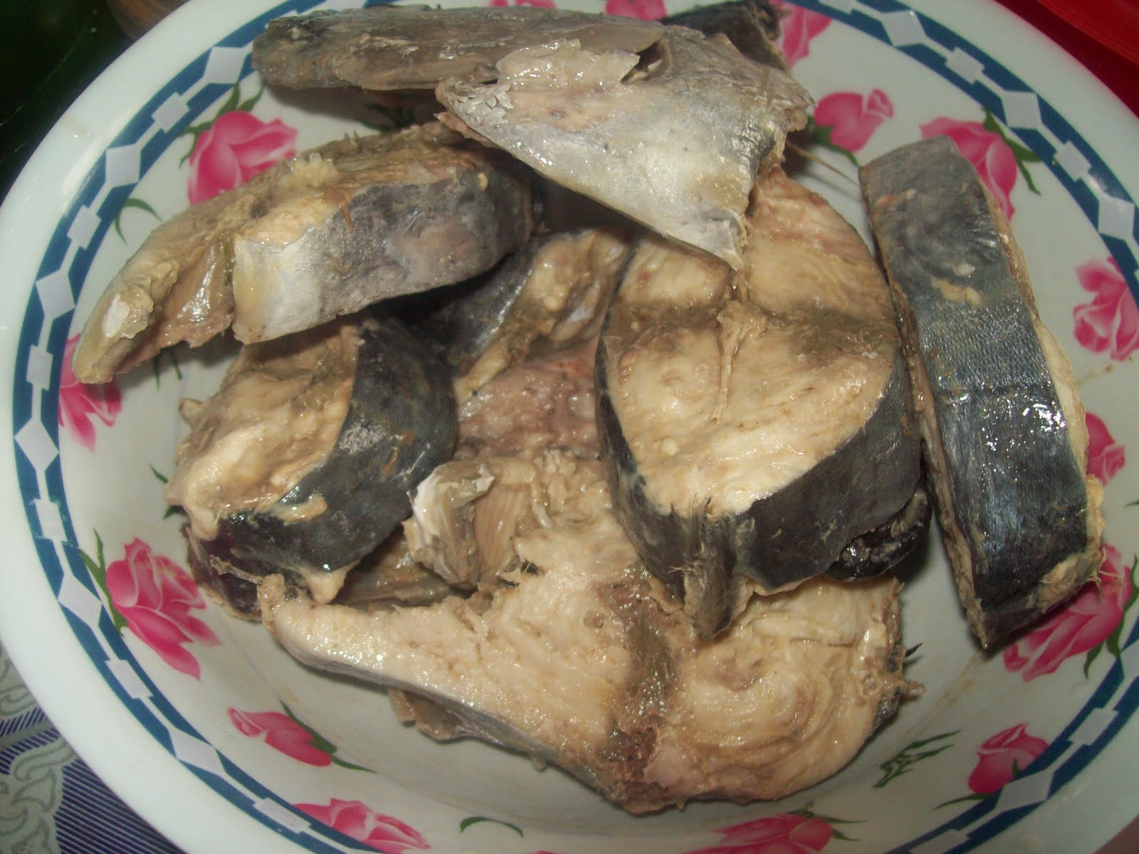 cerita tentang SEGALA: Gulai ikan aya a.k.a ikan tongkol a.k.a ikan kayu