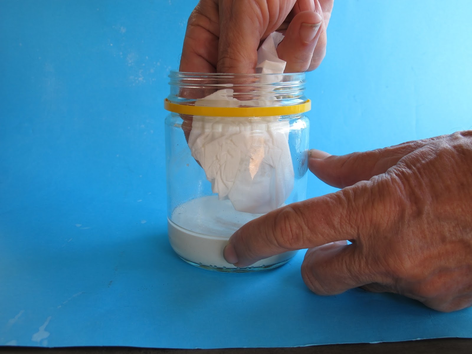 Old writer on the block: Making a humidity jar