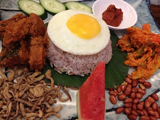 Always looking for something to eat: Simple Life Cafe, SS2 Mall