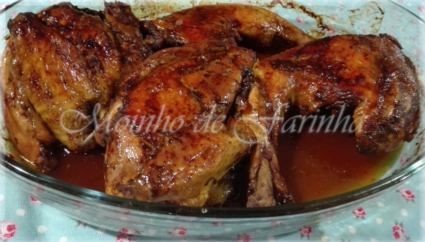 Moinho De Farinha: Frango do campo no forno