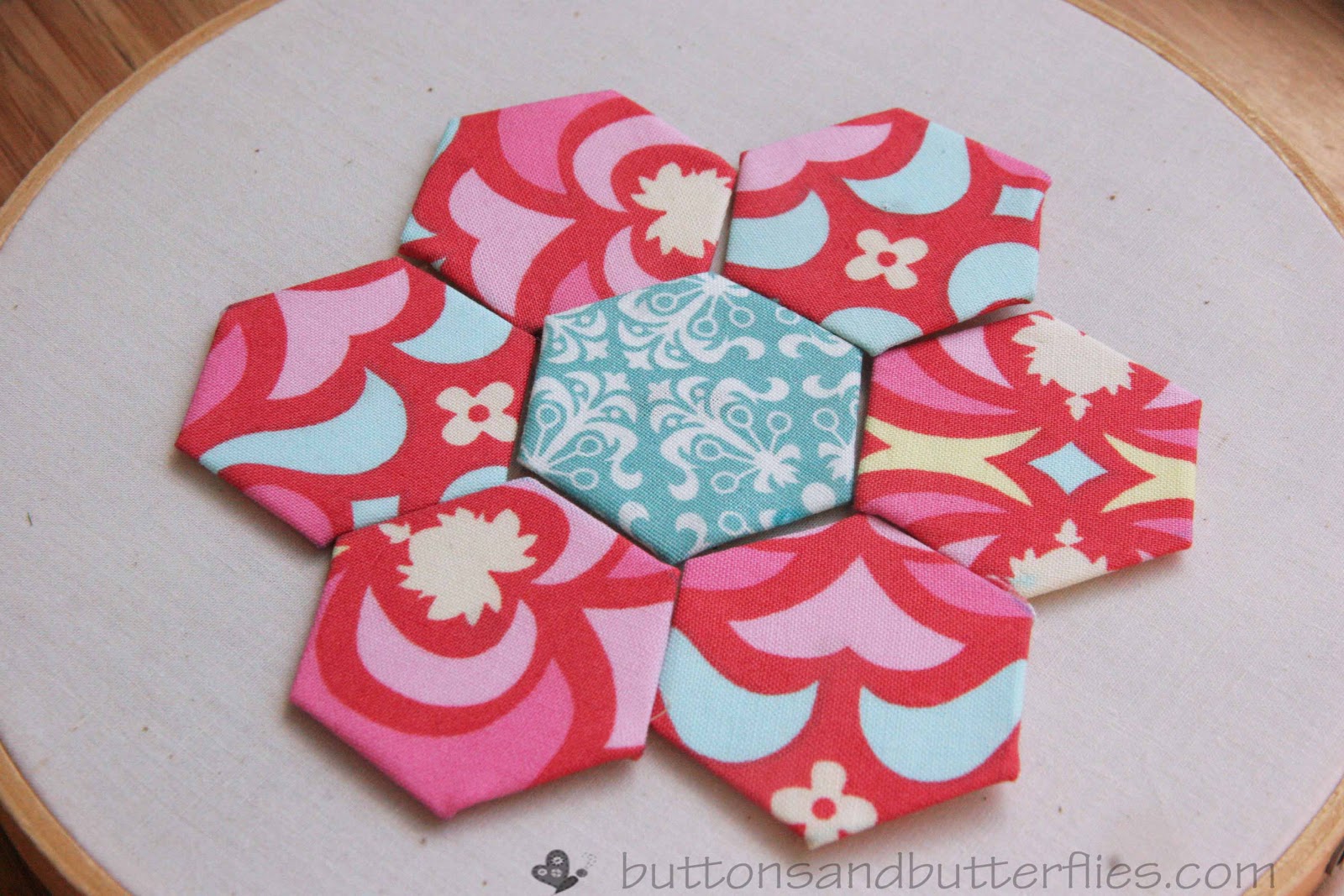 Buttons and Butterflies: English Paper Piecing {Tutorial}
