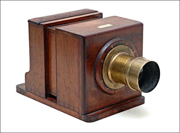 History of Photography 1860-1885: Dallmeyer camera used by Nadar