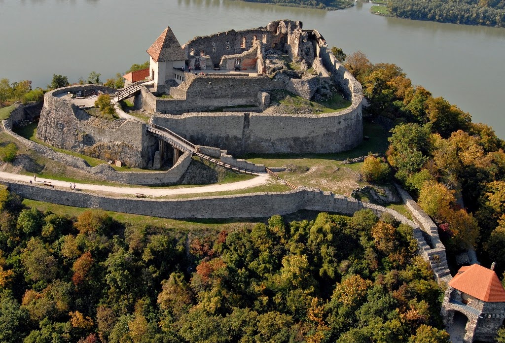 Medieval Hungary: castles