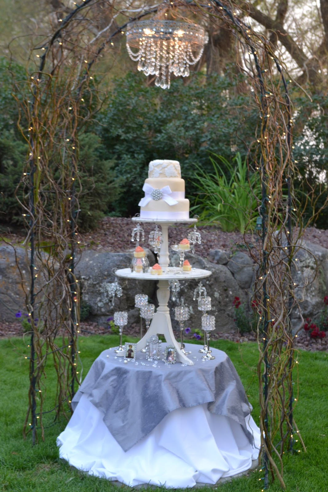 Shabby Vintage Outdoor Wedding Reception | A Vision to Remember All ...