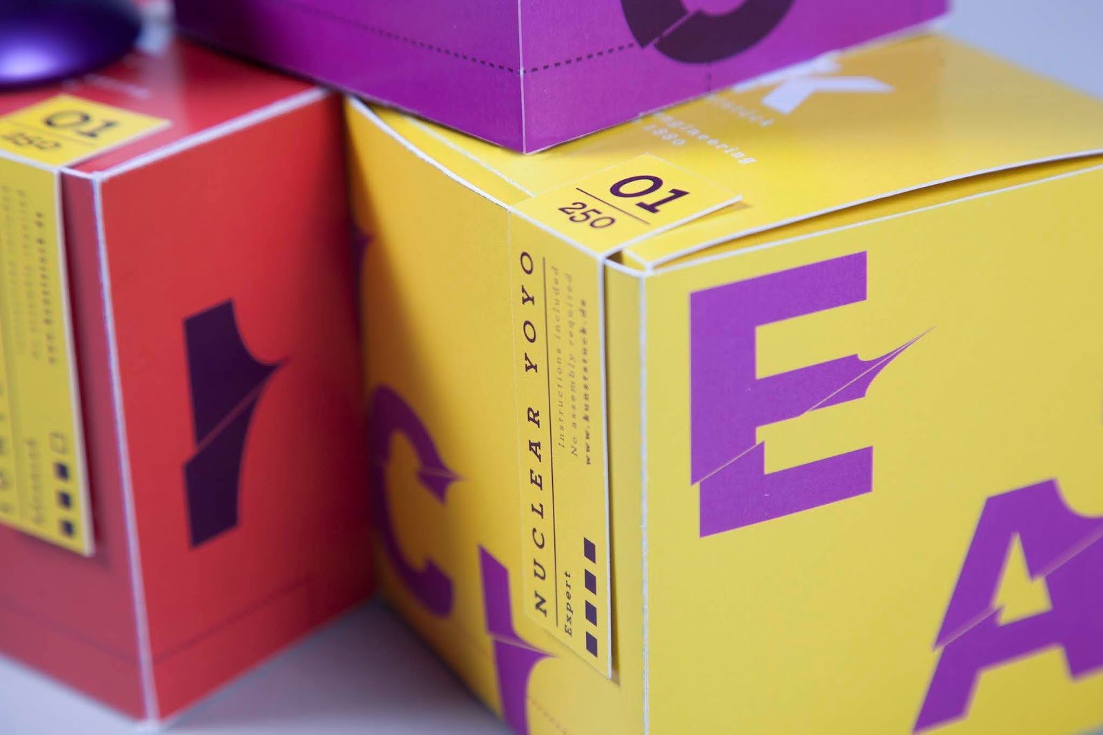 Atomic Yoyo – Packaging Of The World