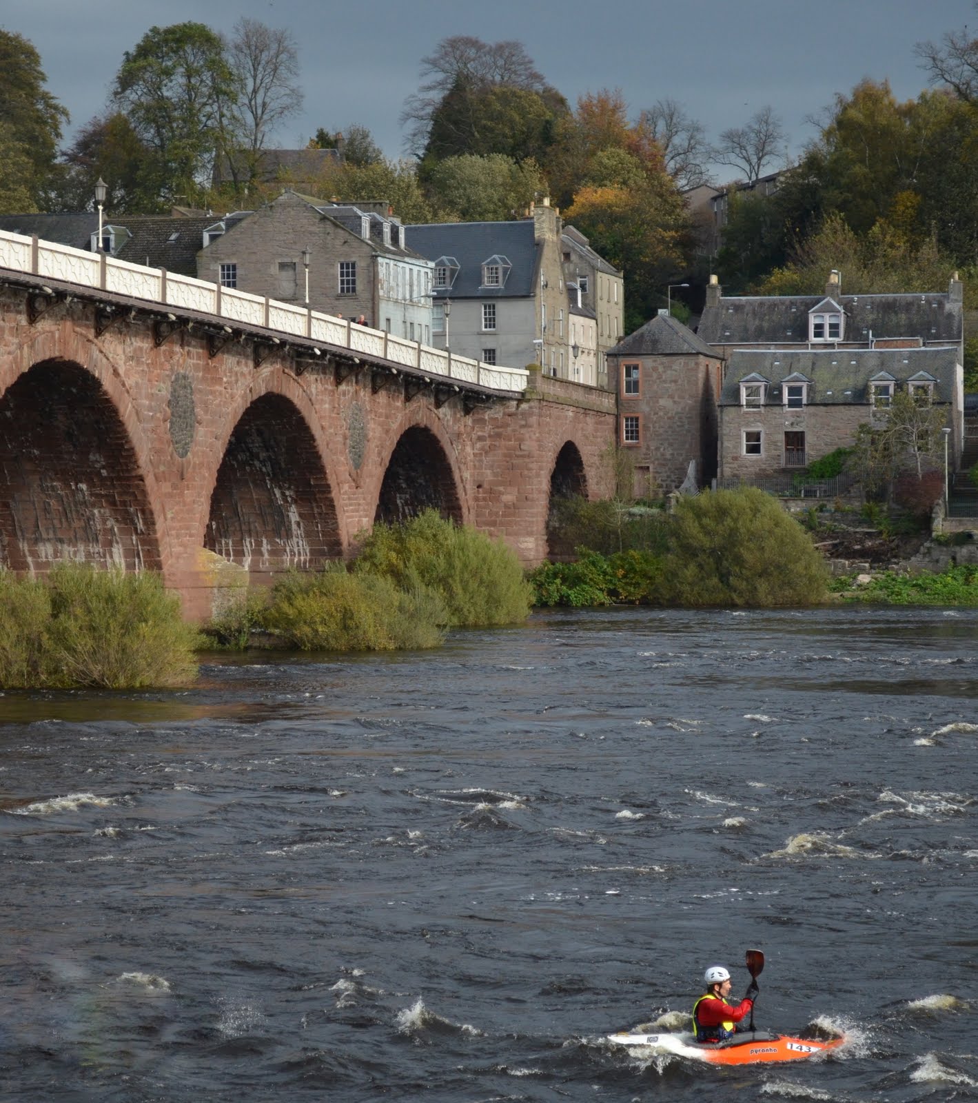 Tour Scotland: Tour Scotland Photographs Tay Descent Perth Bridge ...