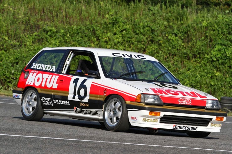 ROMBI DI GLORIA: Motul Civic AG