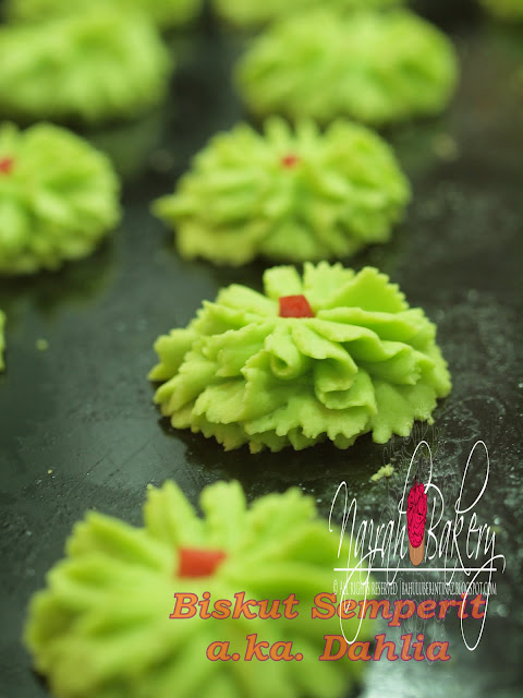 NAZRAH BAKERY: BISKUT SEMPERIT aka DAHLIA