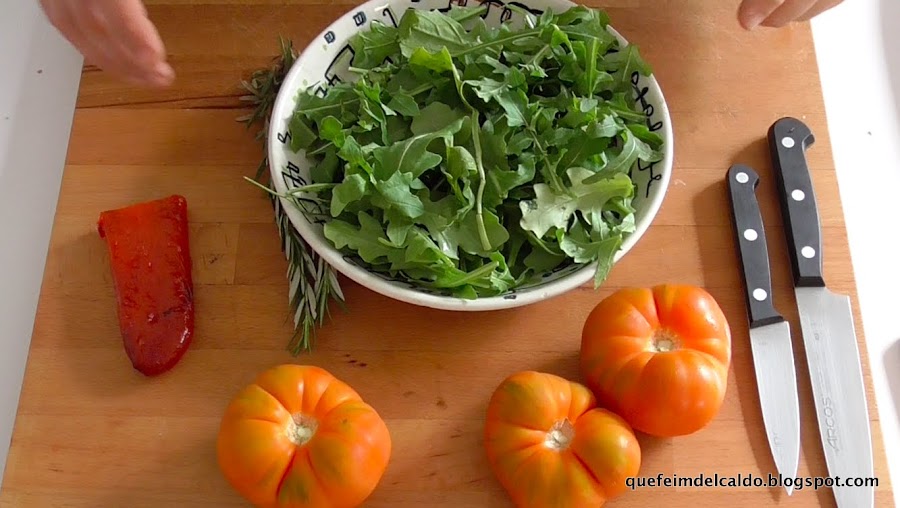 ENSALADA DE TOMATE, RÚCULA Y HUEVAS DE MARUCA. Video receta. | Cocina