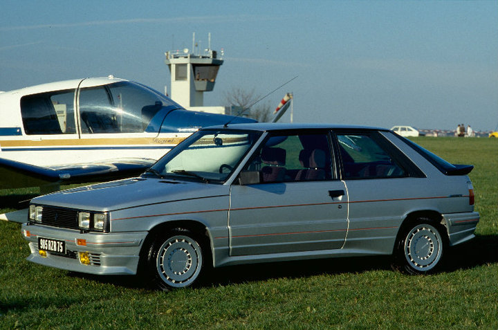 L'AUTOMOBILE: RENAULT 9 & 11