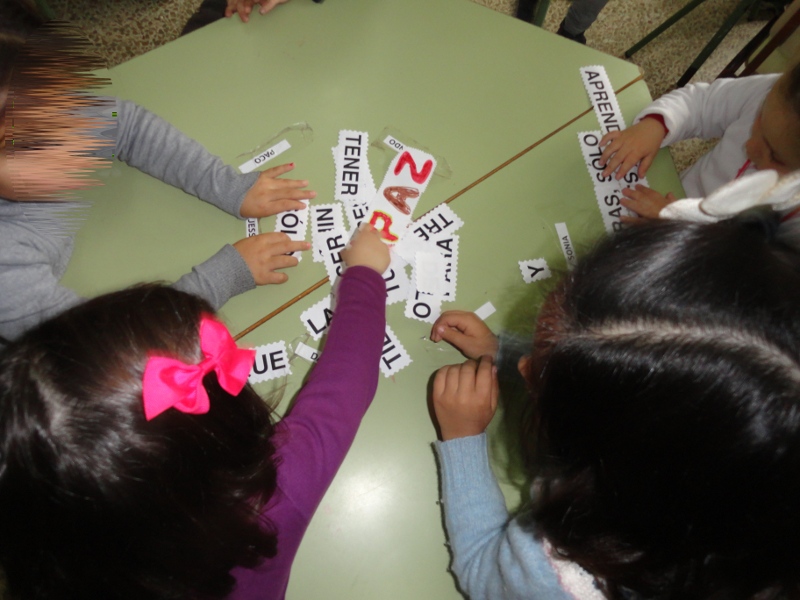 nubenubita: Iniciamos el proceso lector de la poesía Solo tres letras