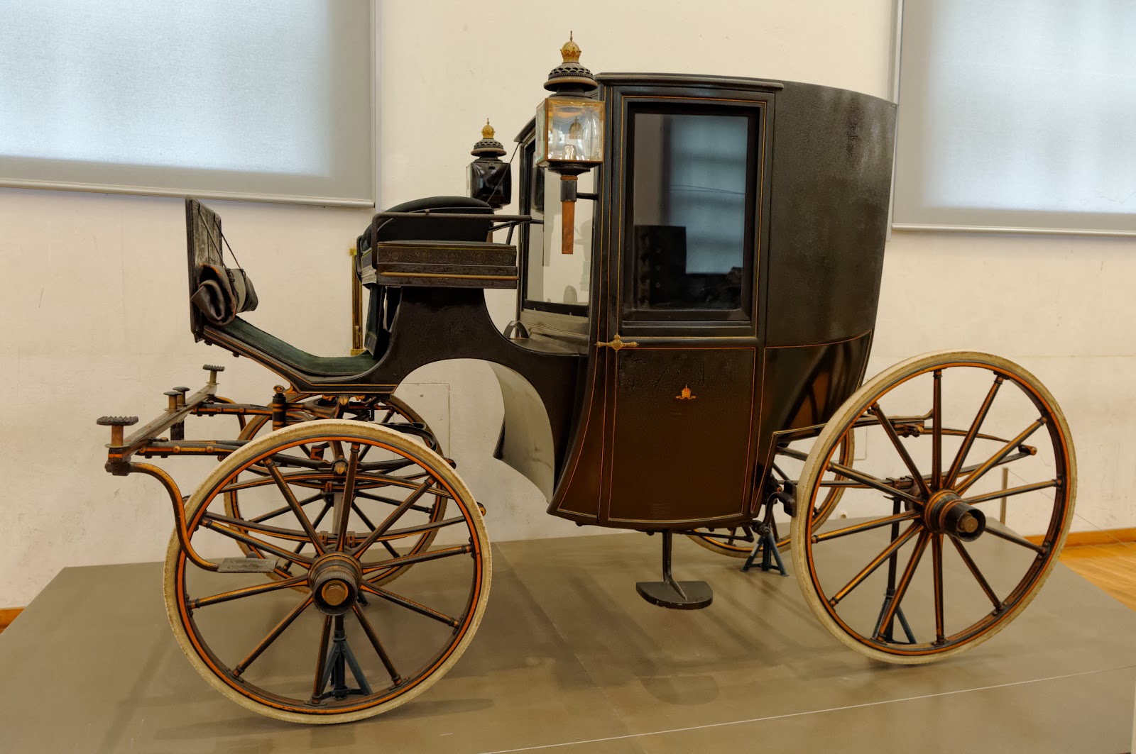 LE DANUBE A VÉLO: DE PASSAU A BUDAPEST : LE MUSÉE DU CARROSSE