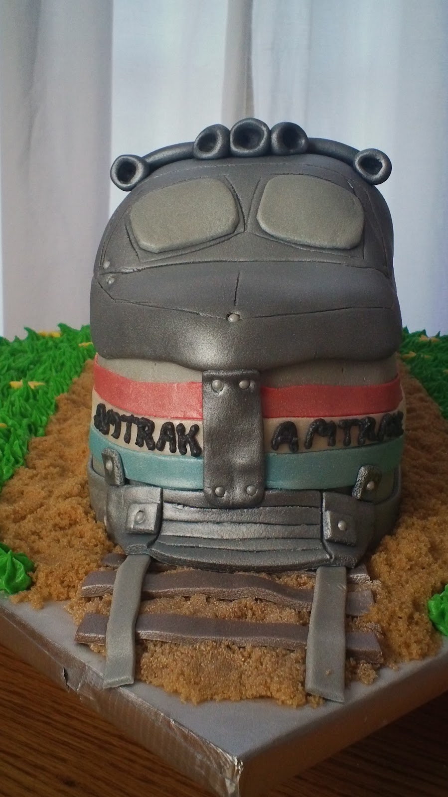 Debbie's Little Cakes: Amtrak Train for Nathan