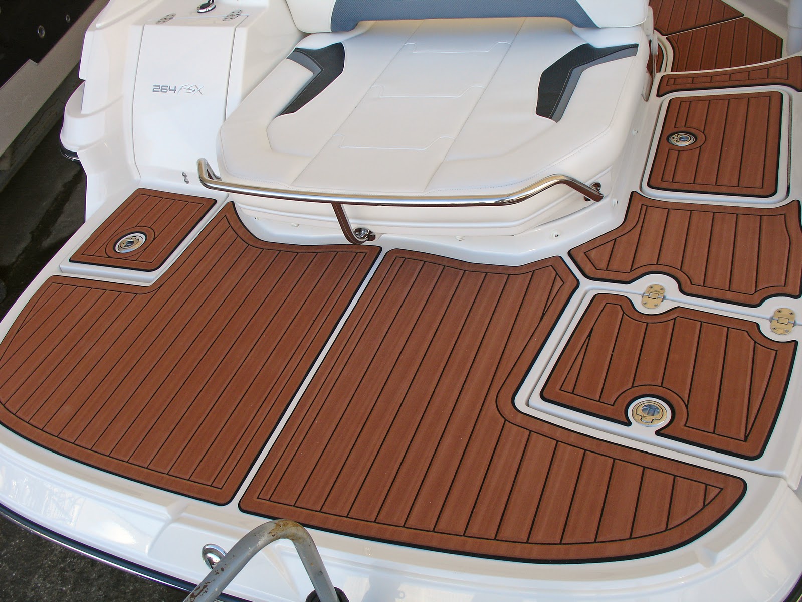 Monterey 264 FSX With SeaDek Faux Teak | SeaDek Marine Products