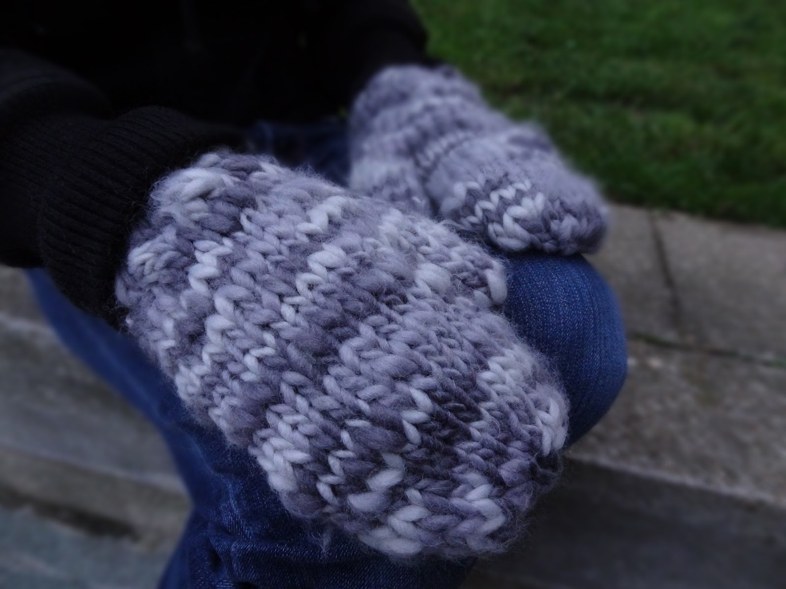 Hot pocket of delight: spread the love of knitting: