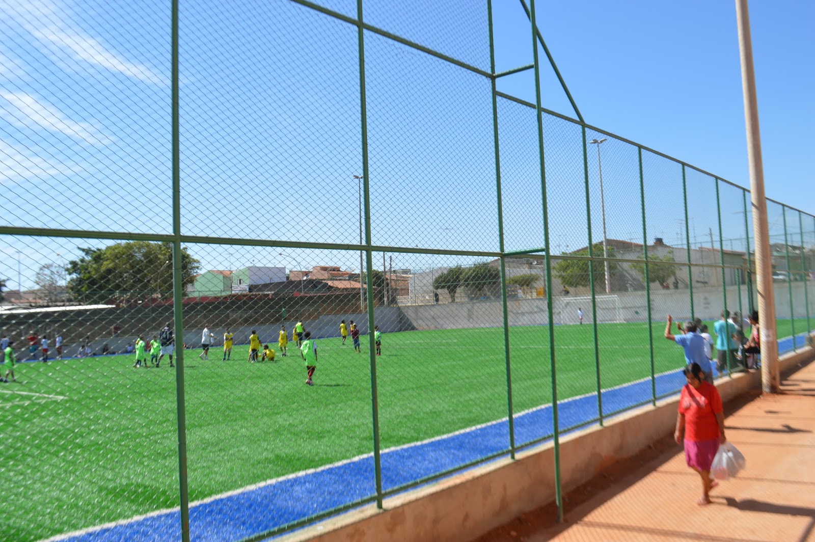 Administração Regional de Ceilândia: Mais um campo sintético é entregue ...