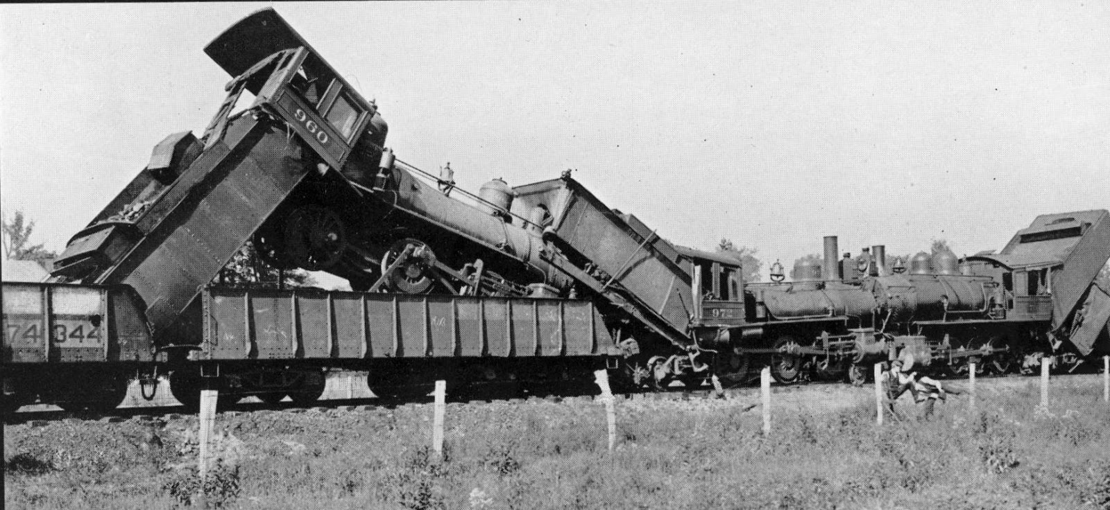 Model Railroad Minutiae: Damaged reefer car model progress