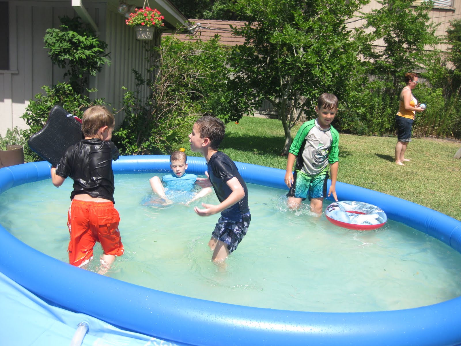 The House of Riley: Memorial Day Party...Redneck Pool Style