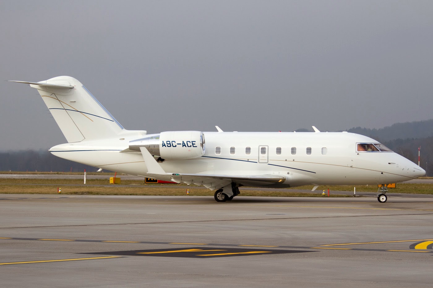 WEF - Jets 2014: TAG Aviation CL60 A9C-ACE