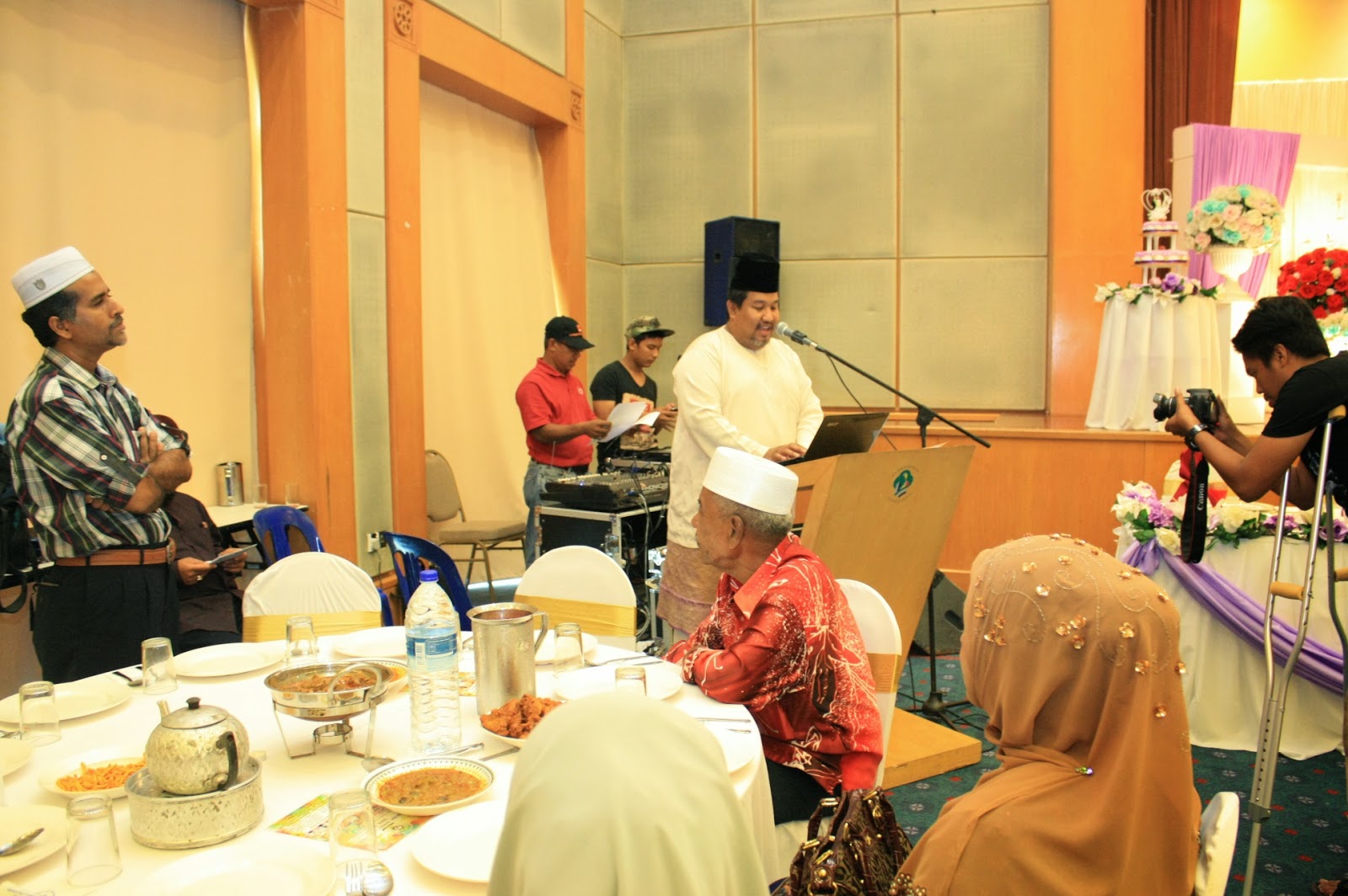 Juruacara : Pengacara : Perantara Majlis