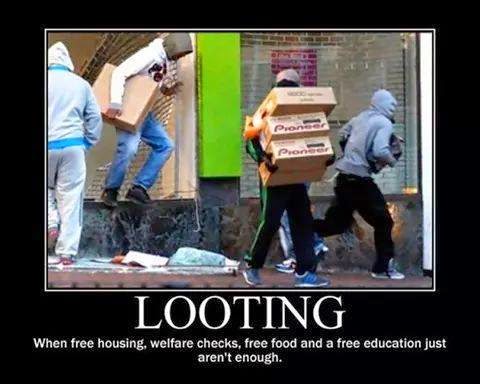 Woodsterman: Only 6 More Looting Days Until Christmas