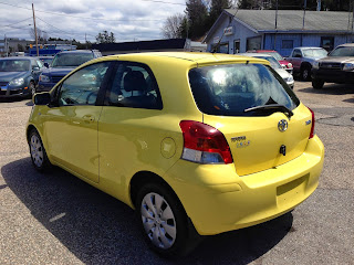 Earthy Cars Blog: EARTHY CAR OF THE WEEK: Yellow 2009 Toyota Yaris Liftback