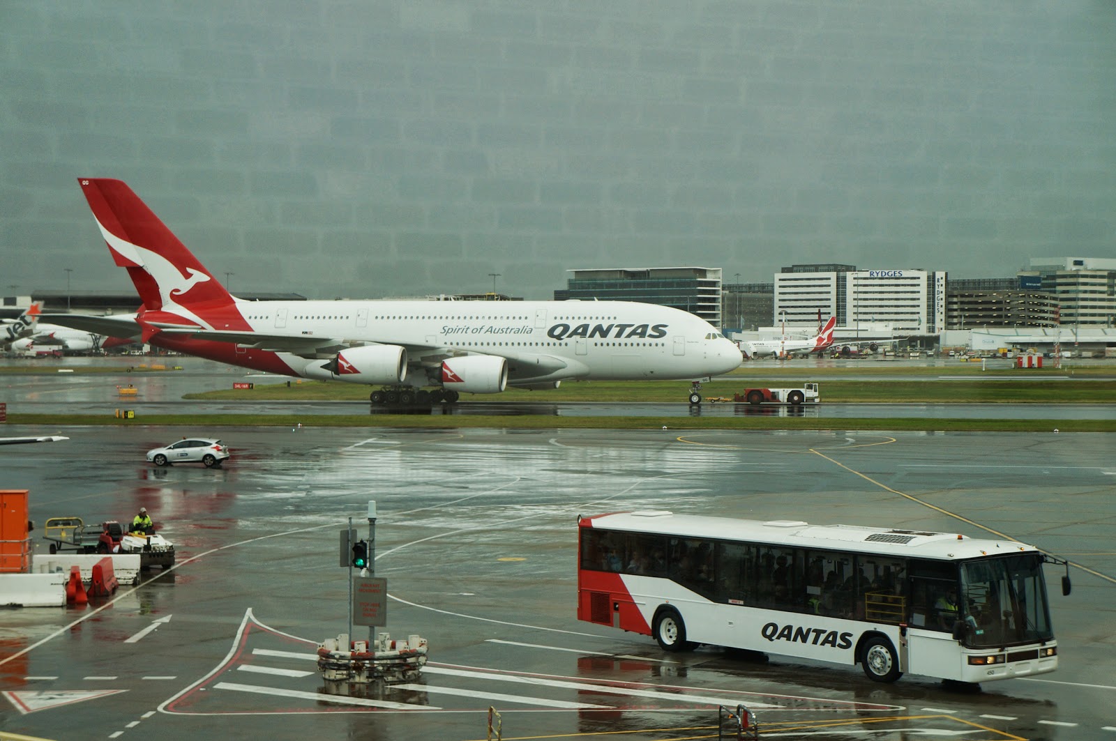 New CBR Airport And Goodbye To The Qantas 734 - Airliners.net