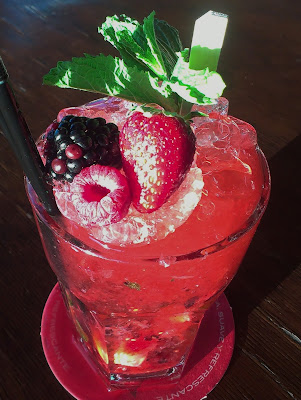 Mojito de Frutos del Bosque | La Coctelería de Moi