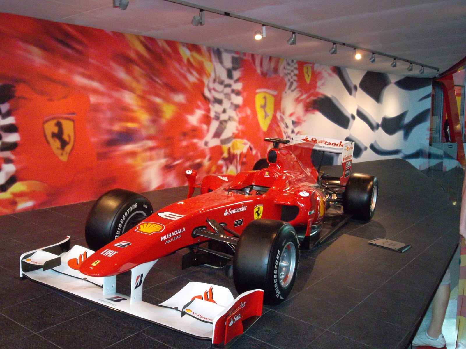 Manu's Weltreise !!!: Abu Dhabi - Formula One Circuit & Ferrari World