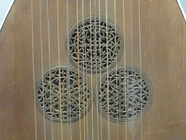 The Lute's Progress,: The Inset Lute Rose: A Contemporary Example, and ...