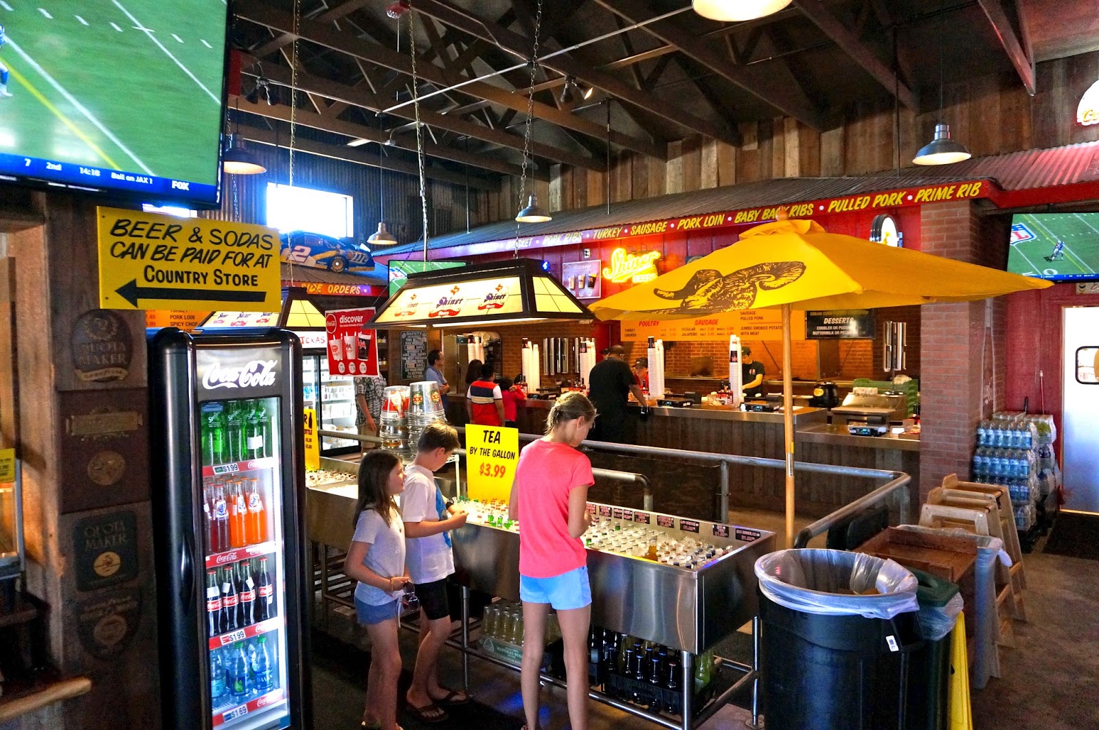 texaztaste: Rudy's Country Store and BBQ