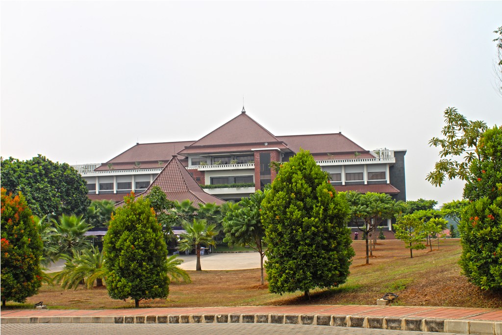 Esty Putri Ratnasari: Lingkungan Kampus H Universitas Gunadarma