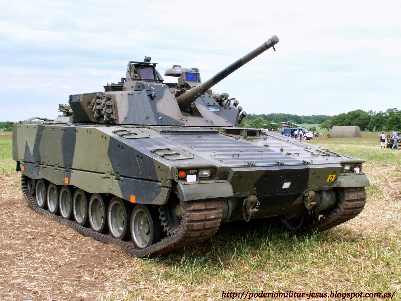 Noruega recibe el primer vehículo de combate de infantería CV90.