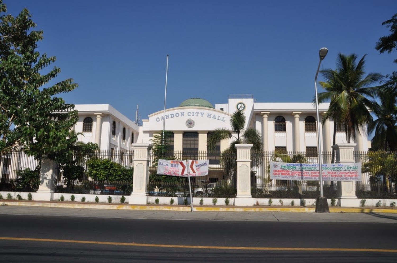 walking distance & et cetera -: Candon city