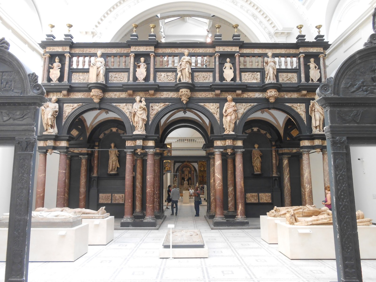 New Liturgical Movement: A Dutch Renaissance Rood-Screen