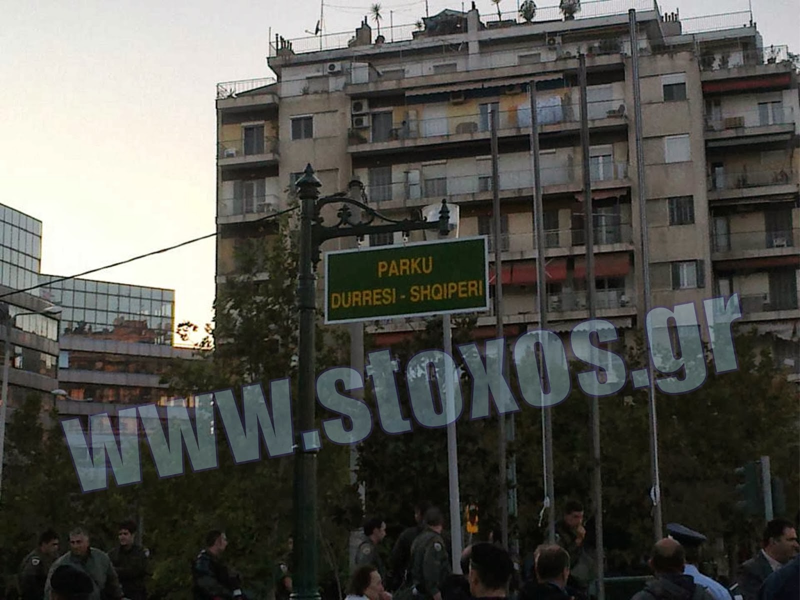 ΔΕΝ ΤΟ ΧΩΡΑΕΙ Ο ΝΟΥΣ ΜΑΣ...!!! ΑΠΙΣΤΕΥΤΗ ΦΩΤΟ... ΔΕΙΤΕ ΤΗΝ ΑΛΒΑΝΙΚΗ ...