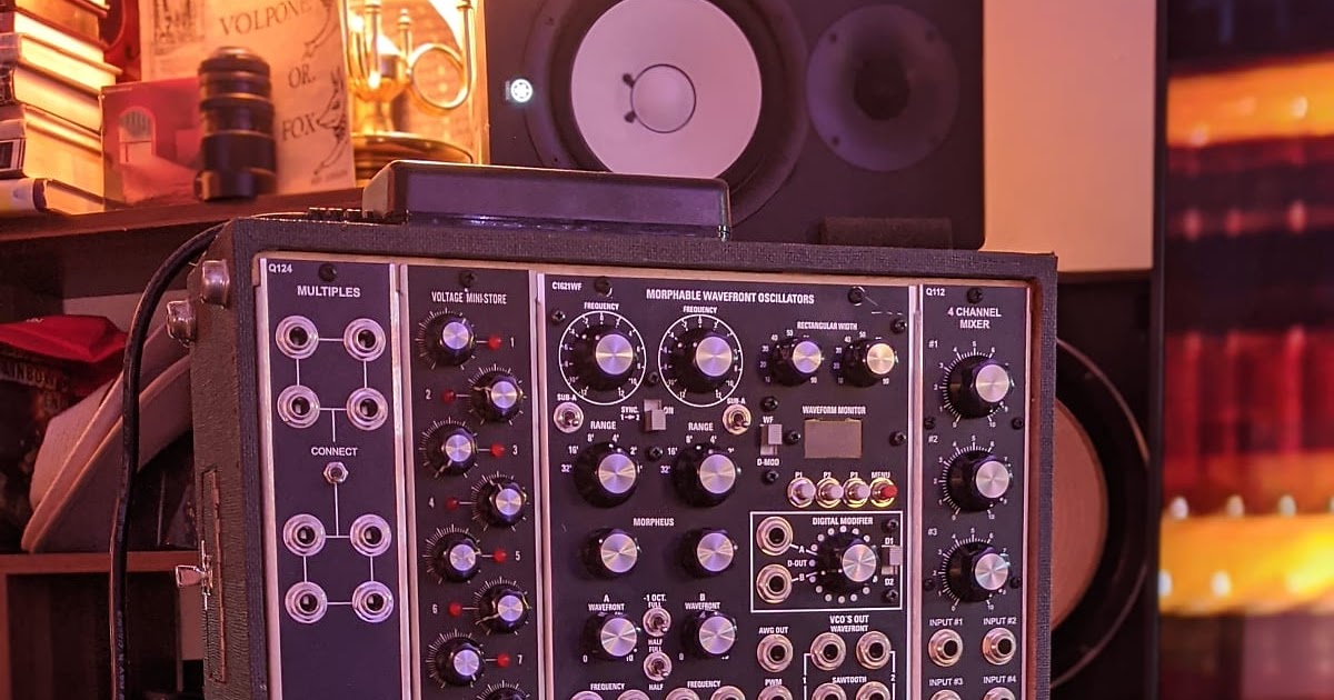 MATRIXSYNTH: Synthesizers.com 5u Modular Portable