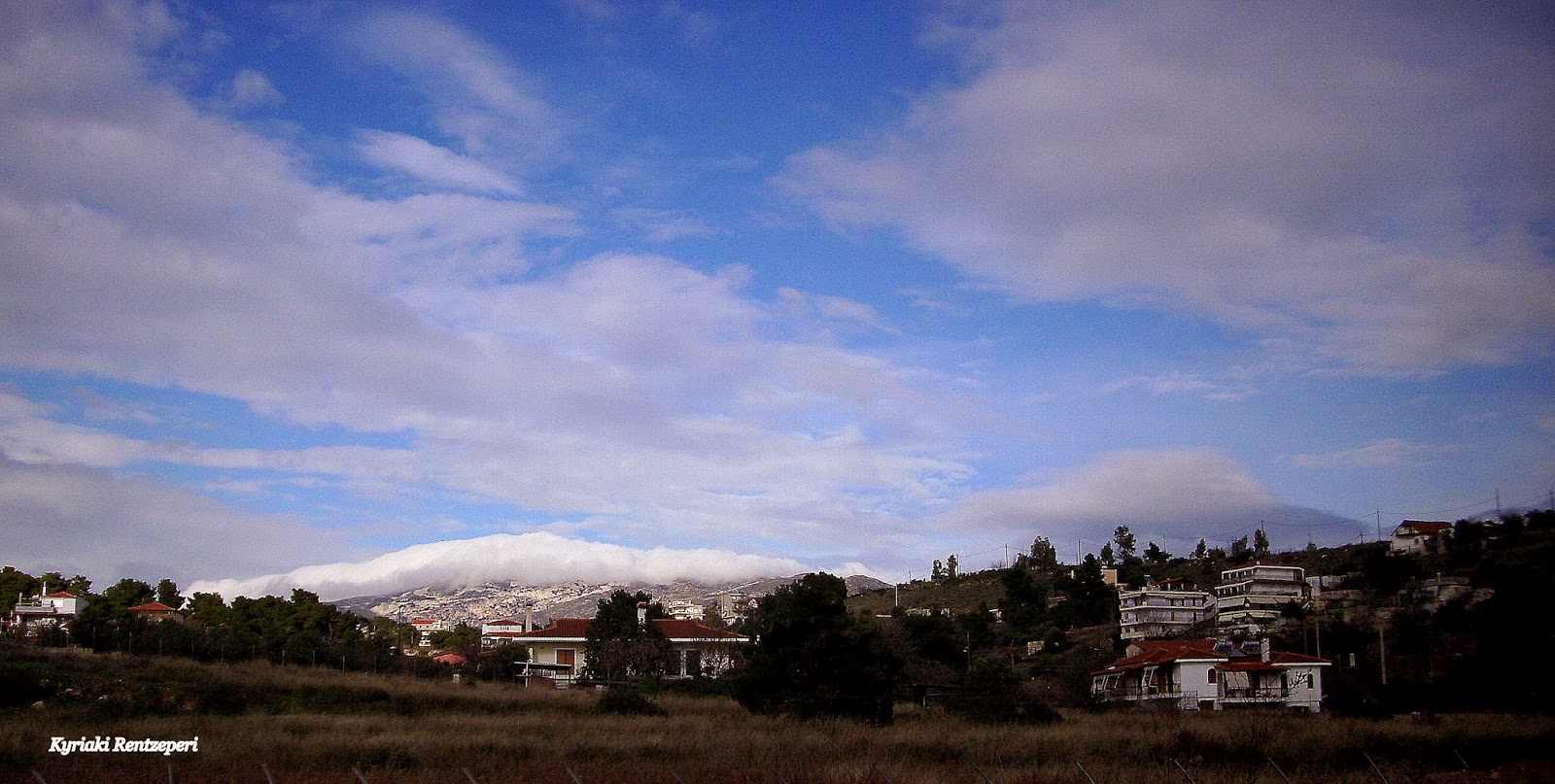 Οι φωτογραφιες μου !!!!: Ο ουρανος της Αττικης Κυριακη απογευμα.
