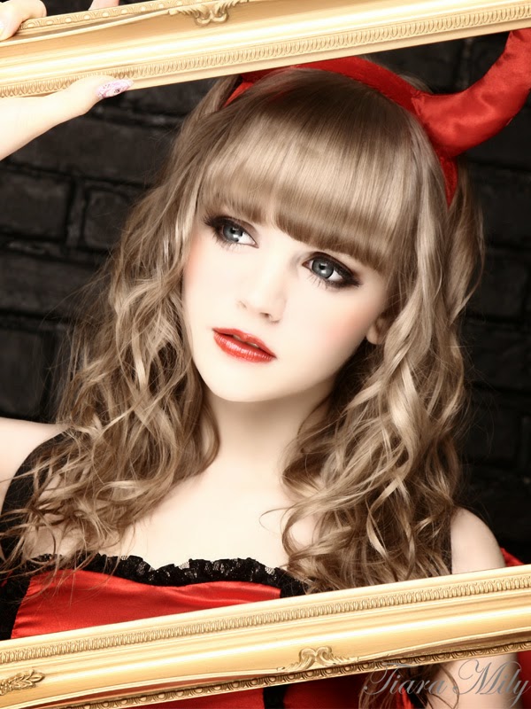 Who I Am And What I Like Tiara Mily Modeled By Dakota Rose Cosplay Heavy