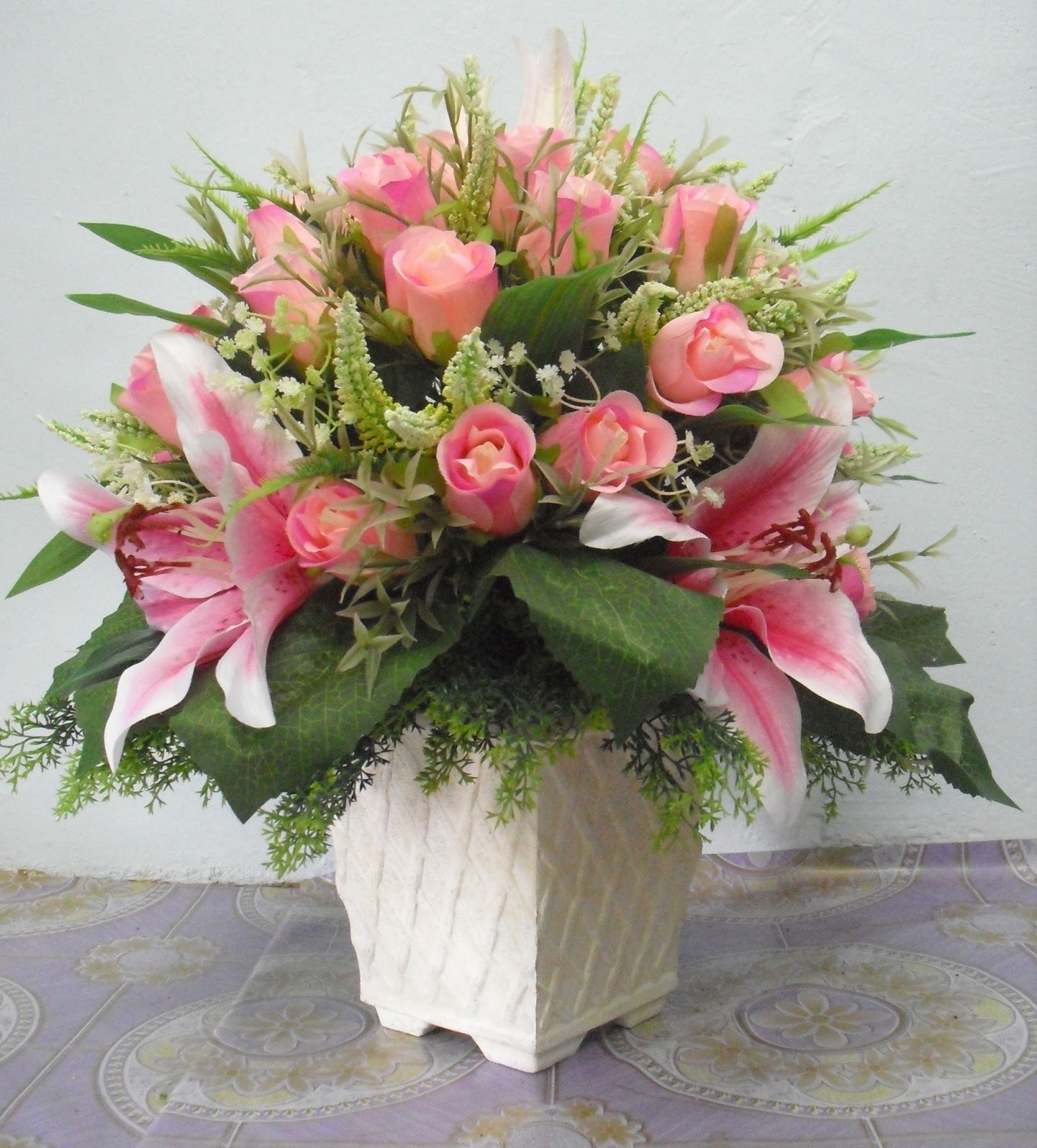 KEDAI BUNGA NORA FLORA: Gubahan bunga yang berbentuk bulat