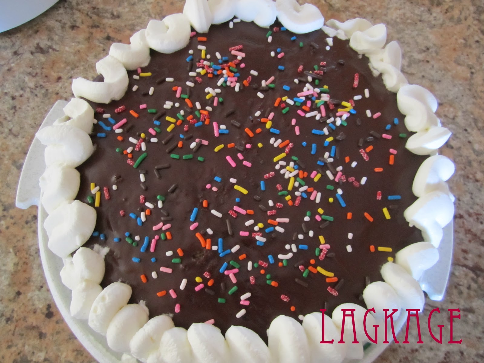 our carlson life: milling mondays: layer cake (lagkage)