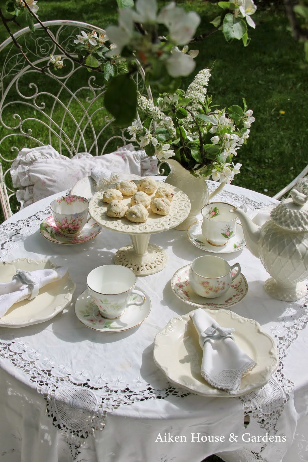 Aiken House & Gardens: A White Garden Tea