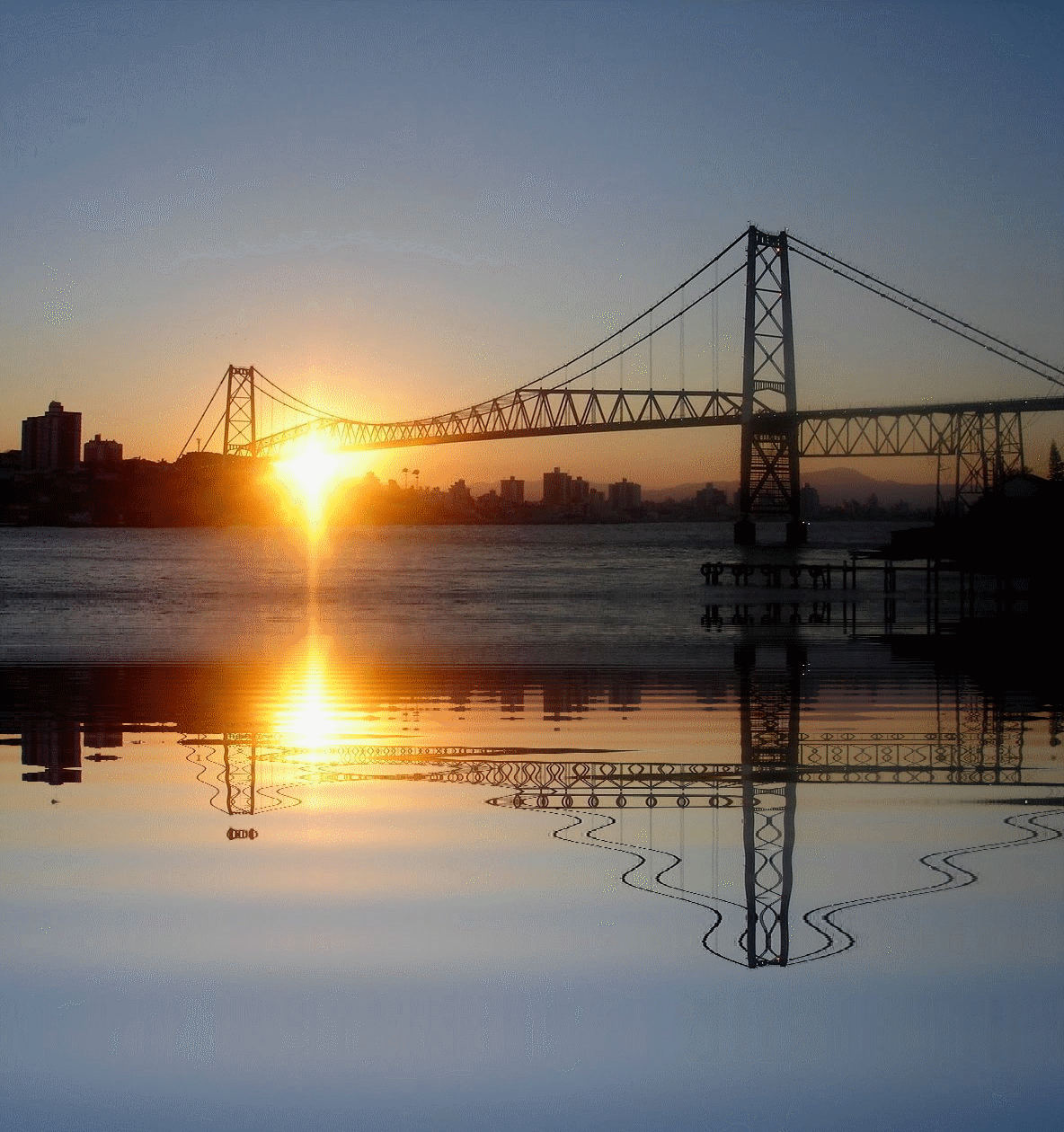 SÓ GIFs. ╬╬ ╬╬ ╬╬ ╬╬ ╬╬ : Ponte Hercílio Luz - Florianópolis - SC.