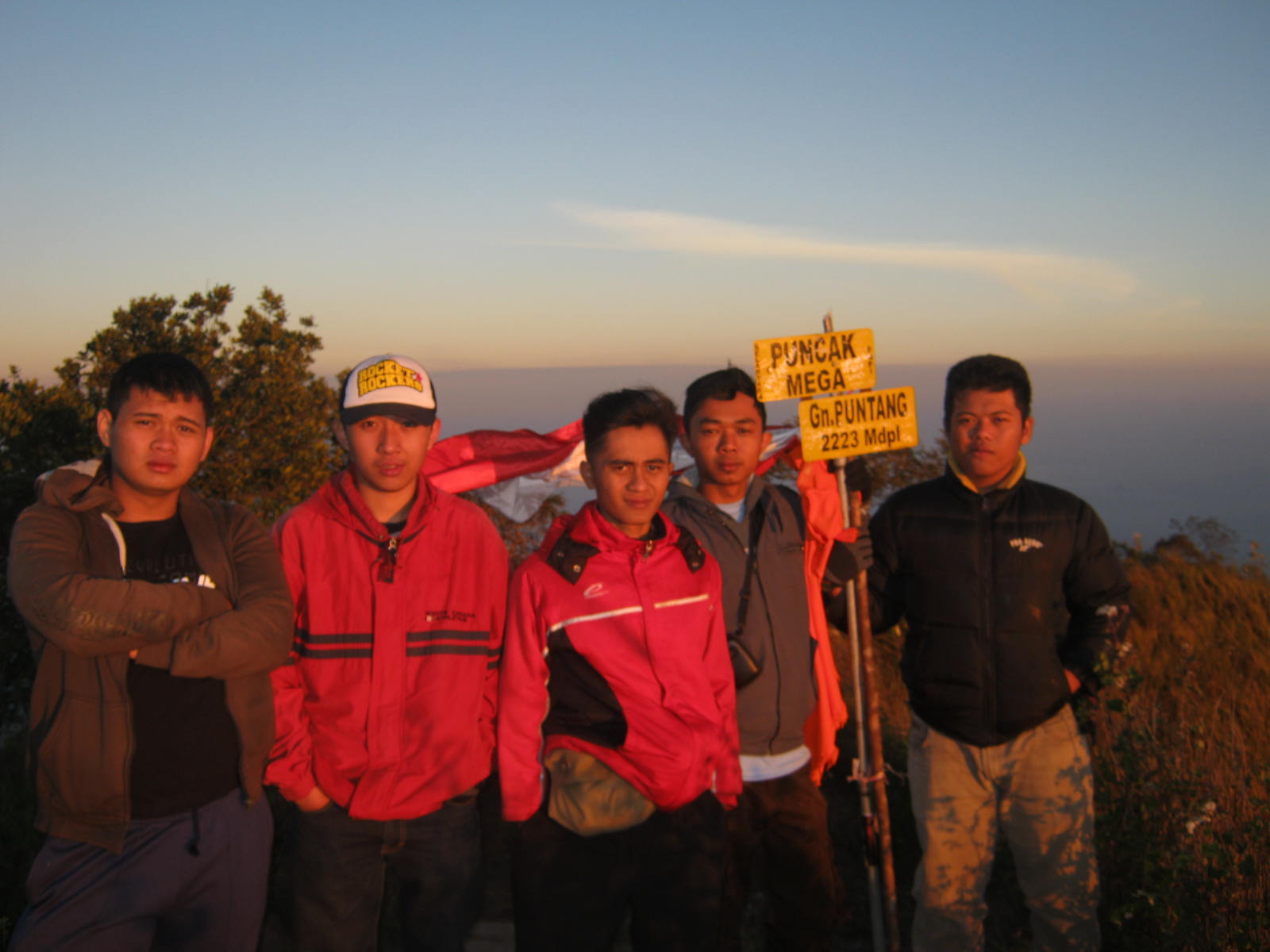 Pendakian Puncak Mega (Gunung Puntang) 2222 Mdpl