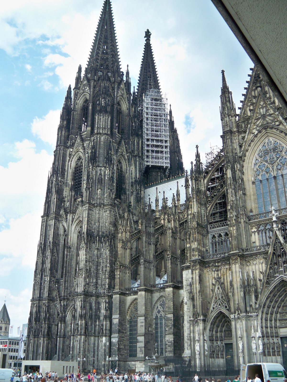 Goofy in Germany: Kohn (Cologne) Germany 6-2011