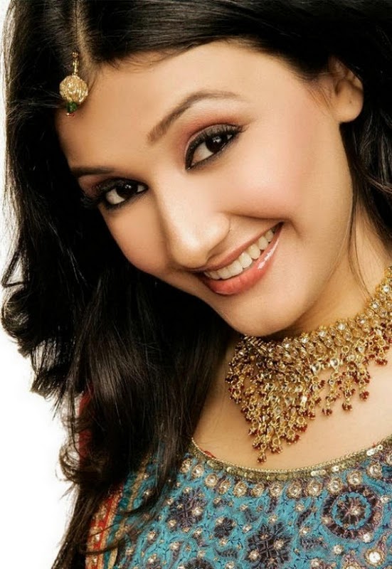 Best Celeberties Wallpapers: Ragini Khanna Cute Wallpapers