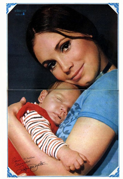 Astros em Revista: Regina Duarte em cores - 50 anos de TV