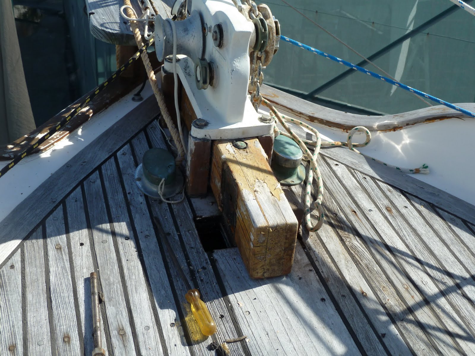 SV - Crosswind: Repair around sampson post and forward bulkhead