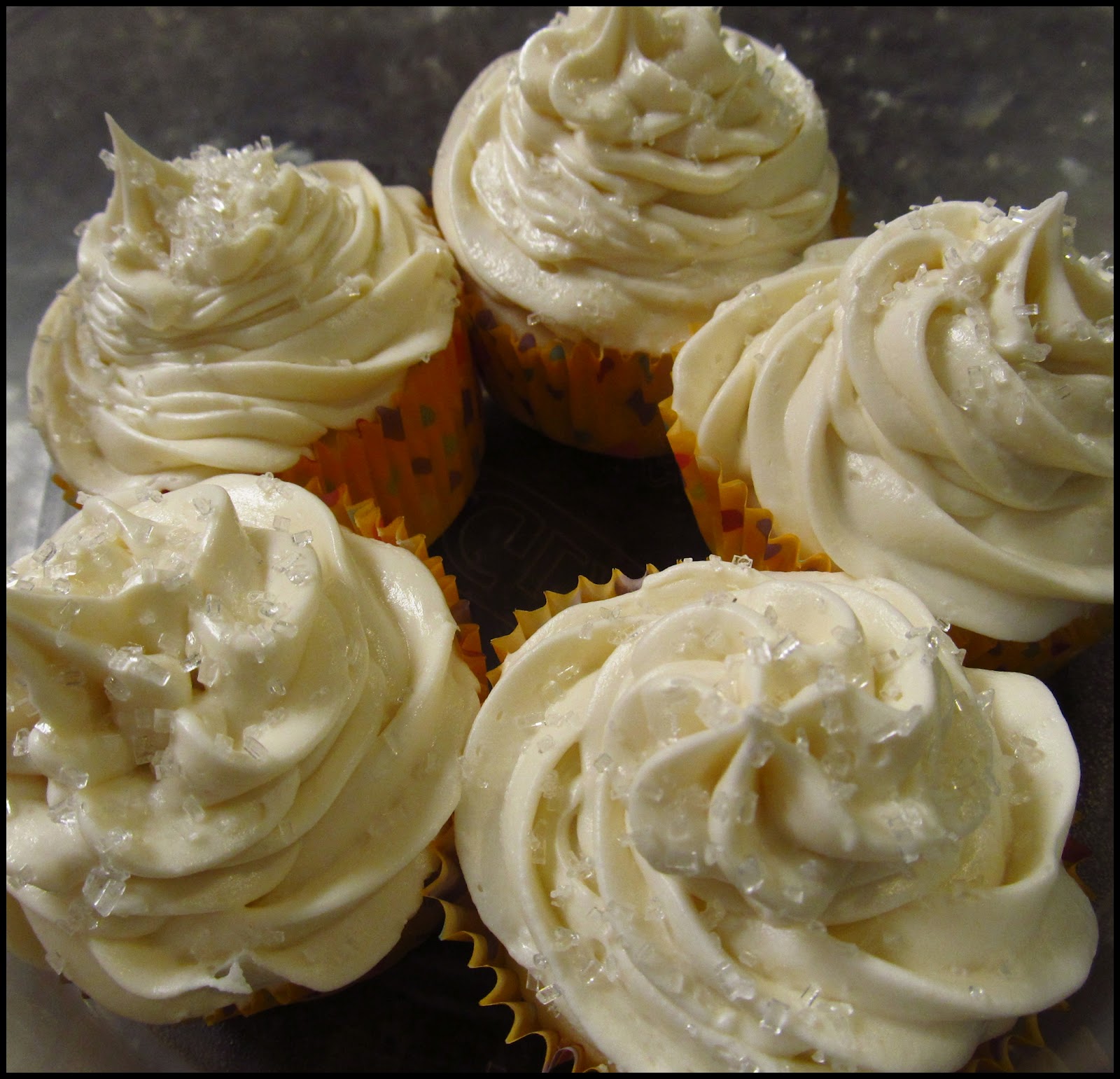 MOMS CRAZY COOKING: White Chocolate Cupcake with White Chocolate ...